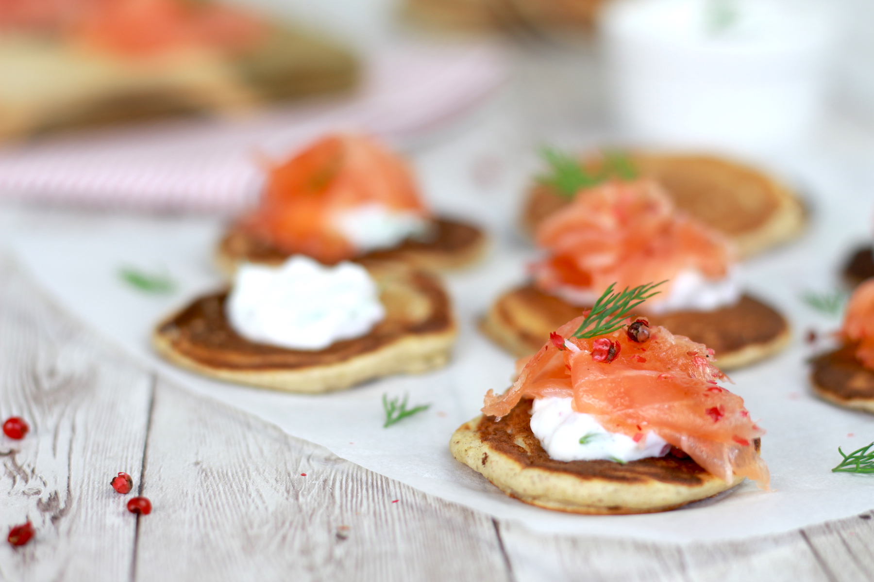 Saumon gravlax et blinis à l’avocat de Nathalie – La Coop Singulière